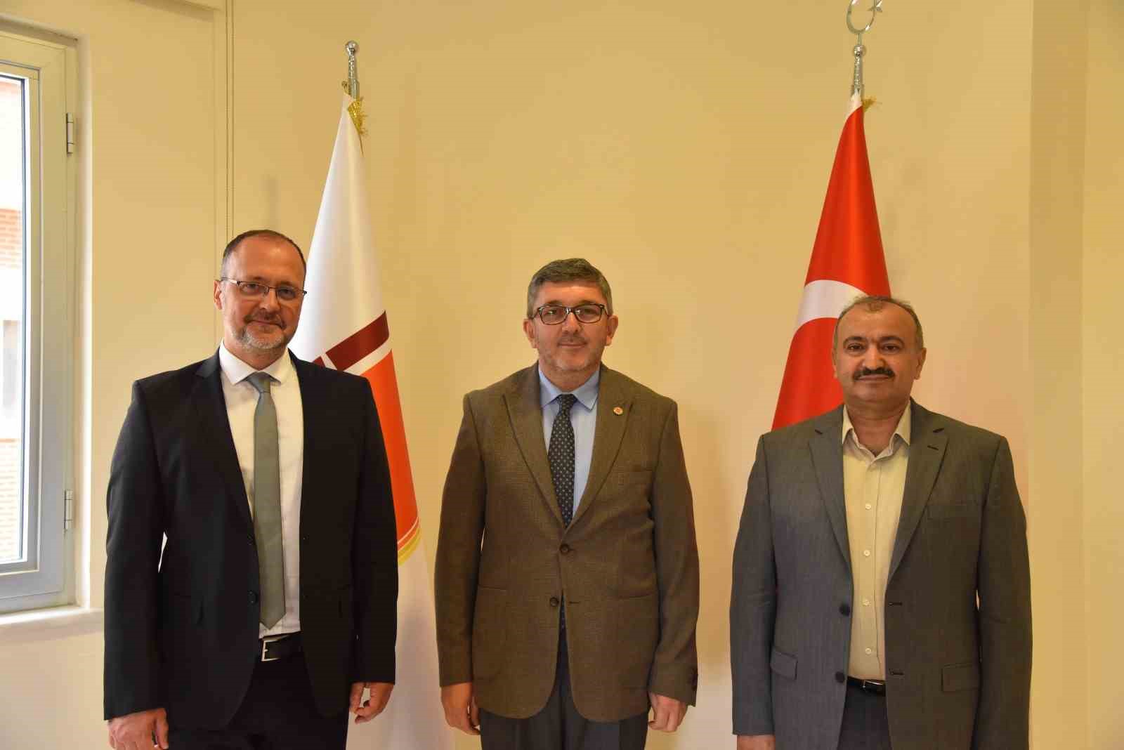 PROF. DR. BAHADIR SAYINCI ZİRAAT VE DOĞA BİLİMLERİ FAKÜLTESİ DEKANI ...