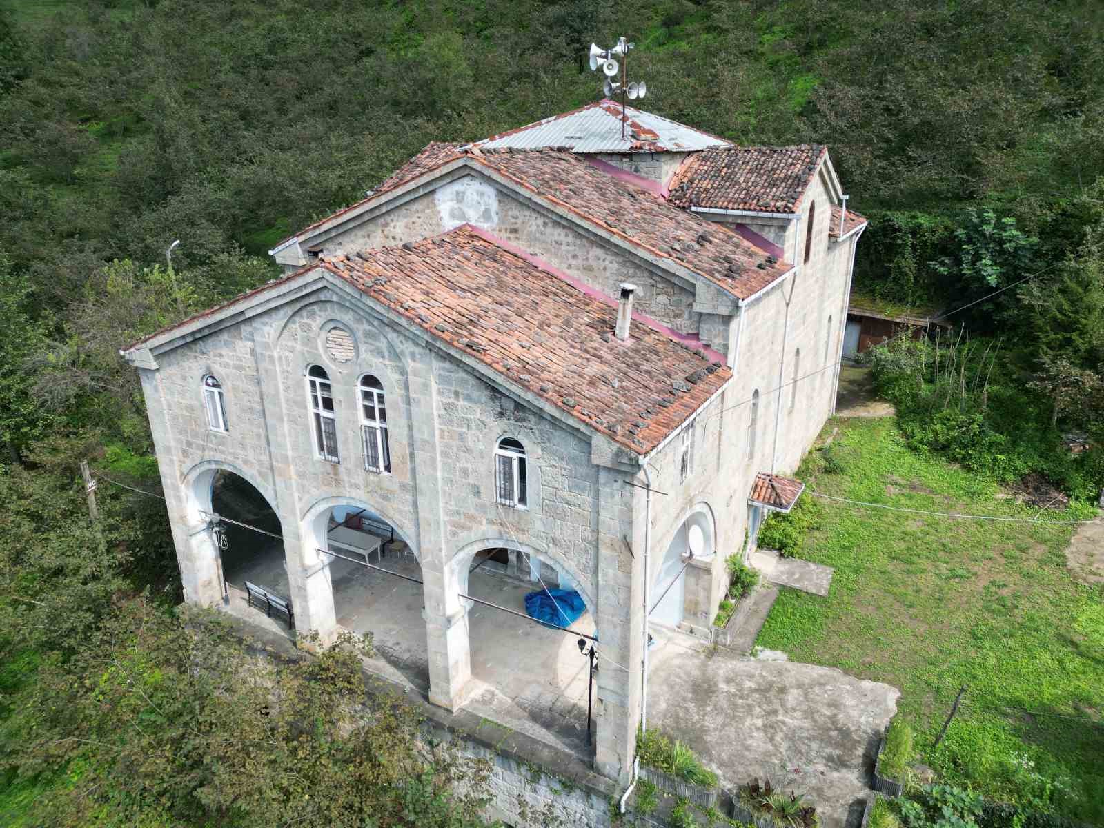TRABZON'DAKİ TARİHİ CİDA KİLİSESİ ARTIK BİR CAMİ OLARAK HİZMET VERİYOR ...